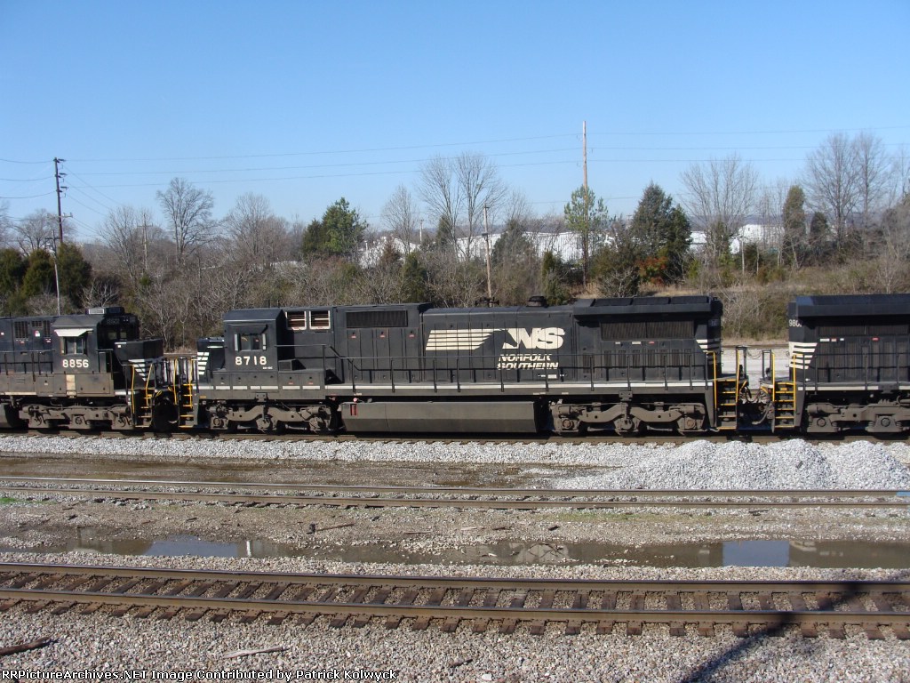 NS 8718